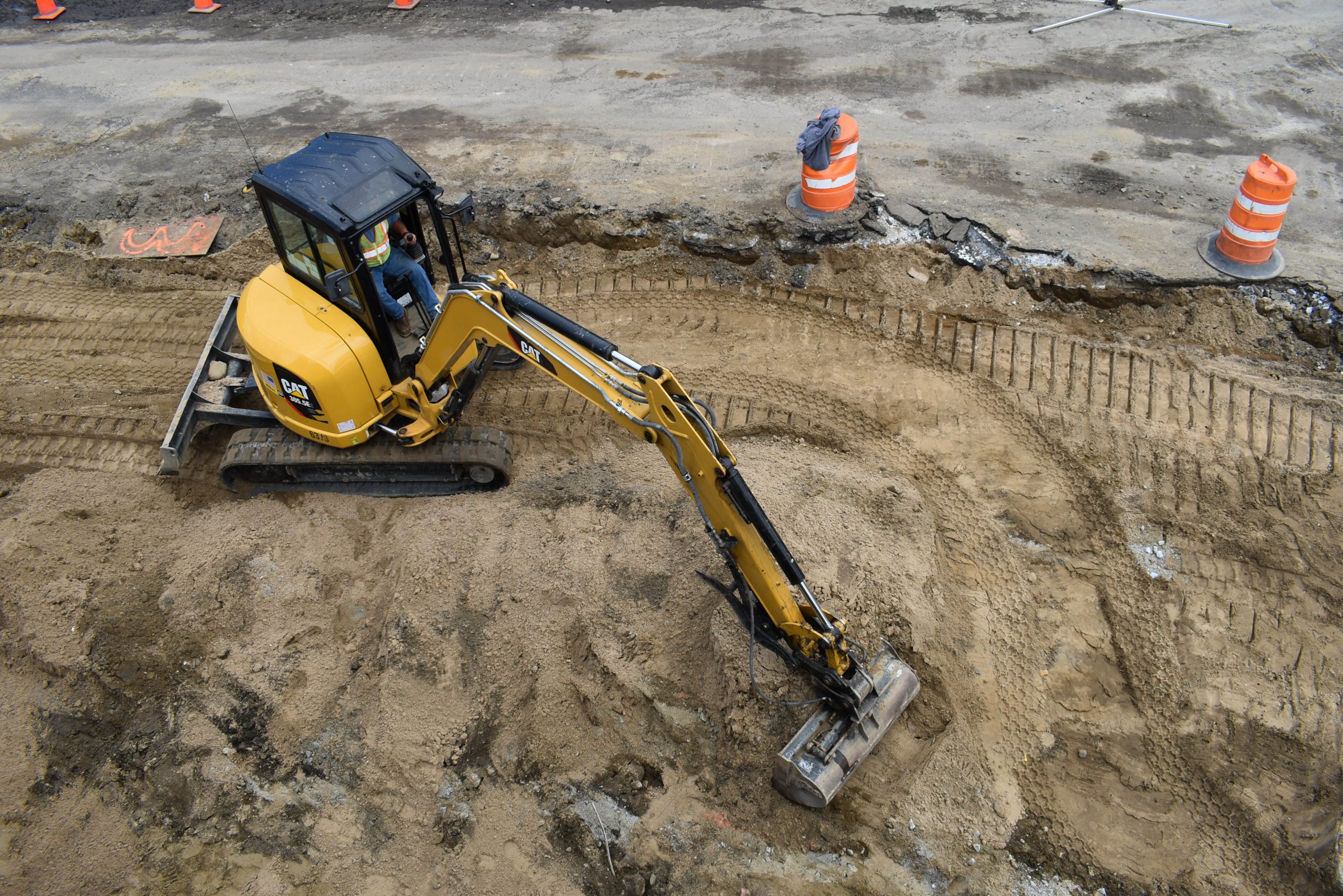 Working in the sand | News, Sports, Jobs - Adirondack Daily Enterprise